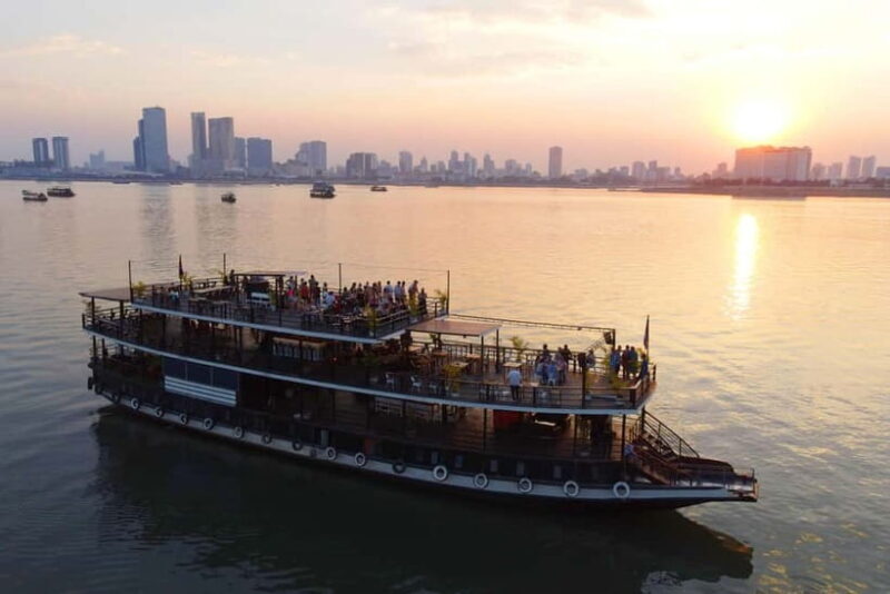 Phnom Penh: Sunset Dinner Cruise with English Speaking Guide - The Experience of the Cruise Itself