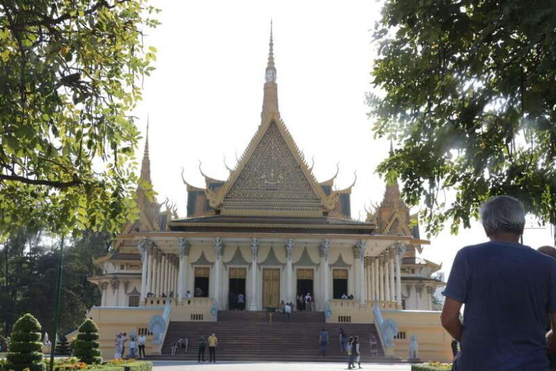 Phnom Penh Tour with English Tuk Tuk Driver - Key Points