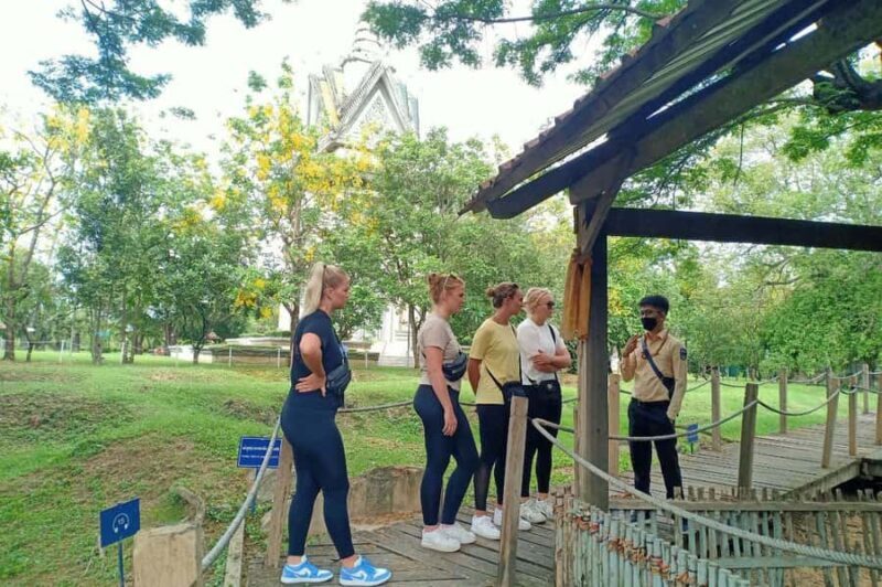 Phnom Penh: Tuol Sleng & Killing Fields Guided Tour - An In-Depth Look at the Tour Experience