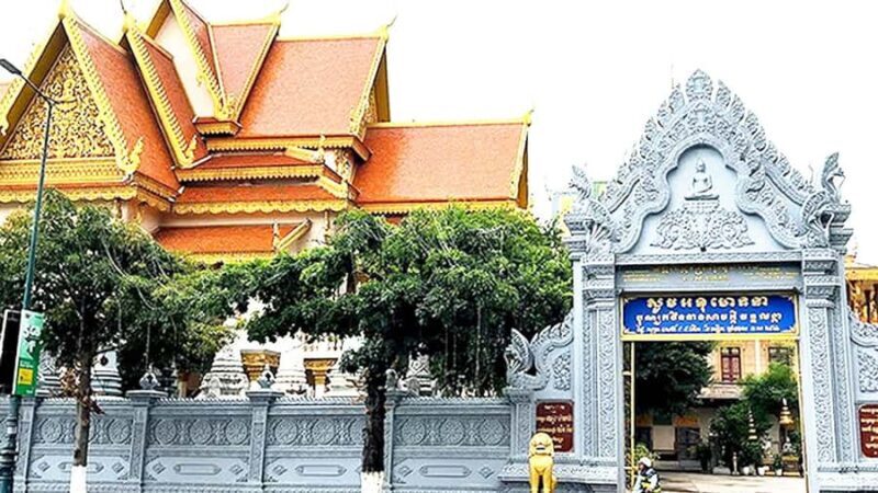 Phnom Penh Walking Tour: History, Culture, Art & Street Food - Discovering Phnom Penh: What to Expect