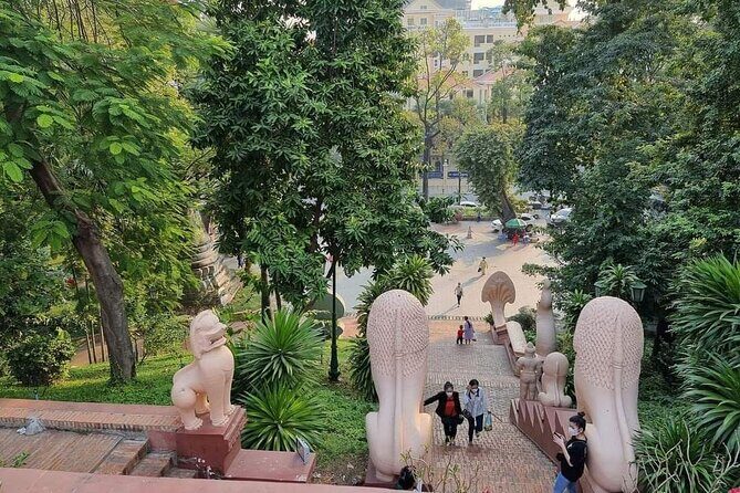 Phnompenh a day tour excursive with guide and driver - FAQs