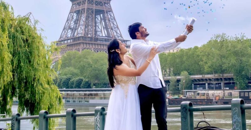 Photo session for couples with flowers around Eiffel tower - What You Can Expect from This Photo Session