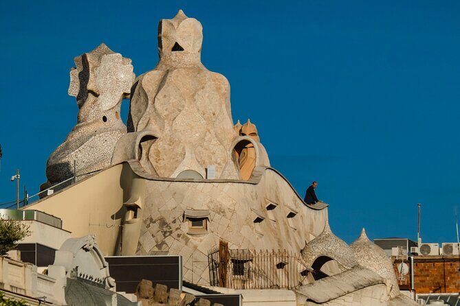Photo Walking Tour Sagrada Familia and Gaudí in Barcelona - What Makes This Tour Stand Out