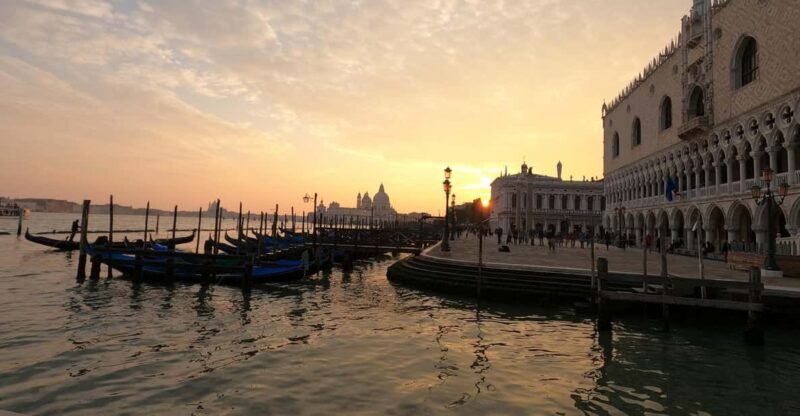 Photo with a professional photographer in Venice - Key Points
