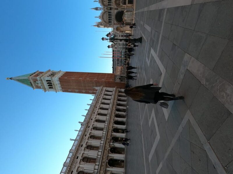 Photo with a professional photographer in Venice - Real Traveler Insights