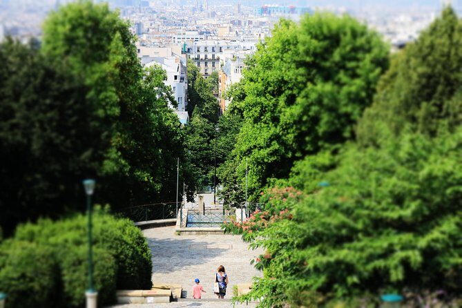 Photograph with a pro Paris off the beaten path! - FAQs
