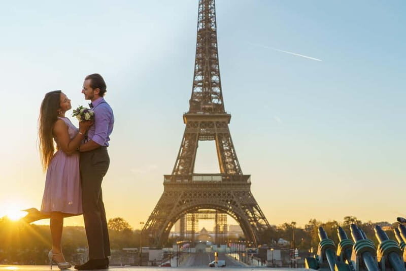 Photographer in Paris: Eiffel Tower and the most beautiful spots for a photo shoot - Practical Details & Tips