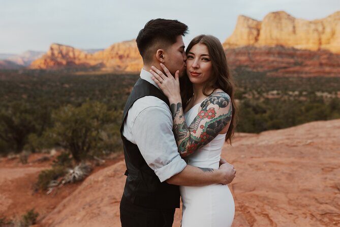 Photoshoot among Sedona's Red Rocks - Exploring the Sedona Red Rocks Photoshoot Experience