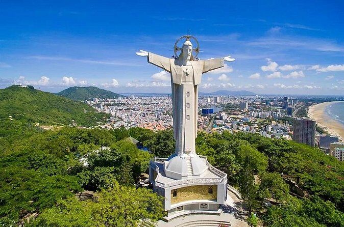 Phu My Port to Vung Tau City Tour with Lunch - Cô Bà Restaurant: Tasting Local Flavors
