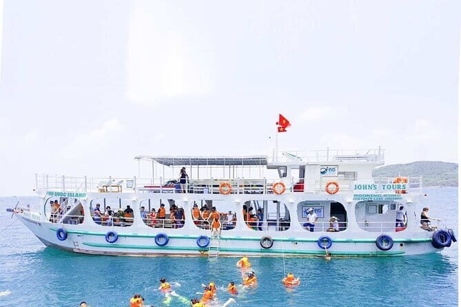 Phu Quoc 4 Islands Full Day Tour with cable car - Afternoon Relaxation: Hon Vong and May Rut Islands