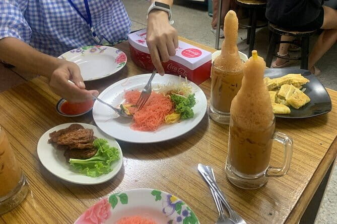 Phuket 10+ Tastings Food Tour & Charming Old Town - The Itinerary Breakdown: What to Expect at Each Stop