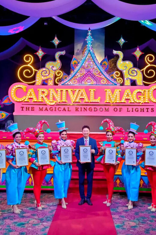 Phuket: Carnival Magic Show + Buffet Dinner - Dining and Convenience