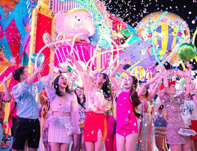 Phuket: Carnival Magic Show with Buffet Dinner - Key Points