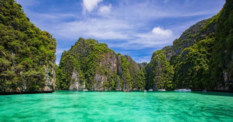 Phuket: Maya Bay, Phi Phi, Green, and Khai Islands Day Trip - Maya Bay: The Movie Star