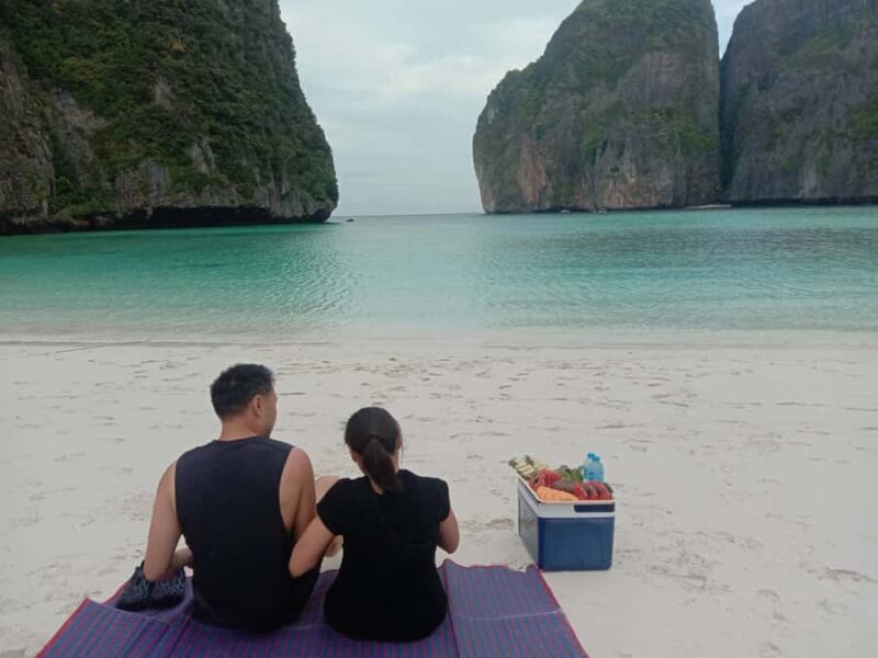 Phuket: Phi Phi Island Sunrise Group Speedboat Tour - Key Points