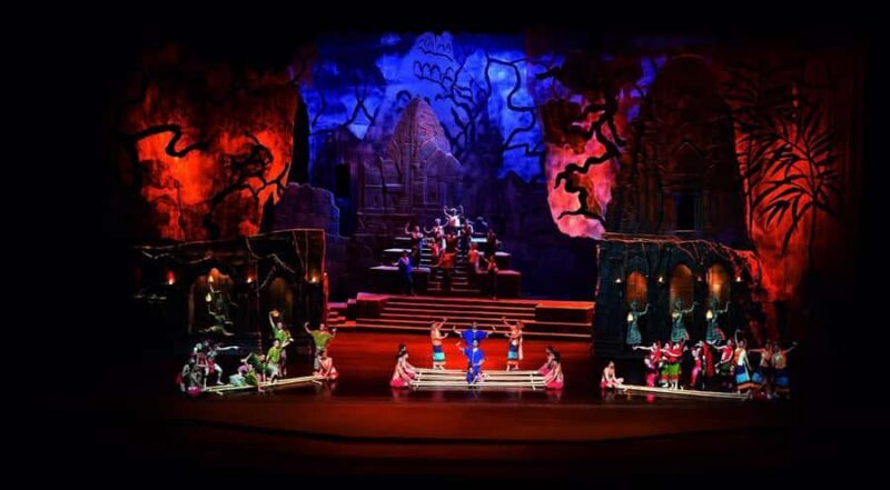 Phuket: Siam Niramit Premium ( Show, Dinner & Transfer) - Authenticity and Entertainment: Finding the Balance