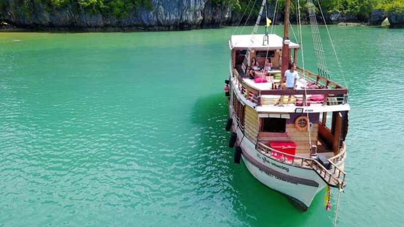 Phuket: Traditional boat to Phang Nga Bay and Hong Island - Key Points