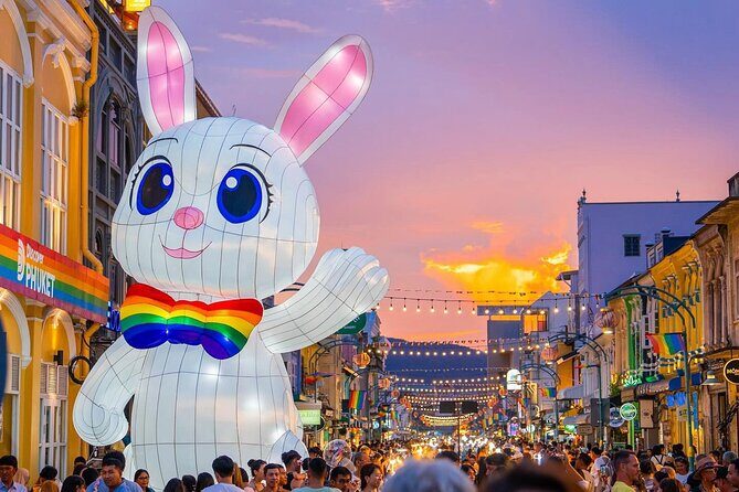 Phuket Weekend Market Thalang Road - Key Points