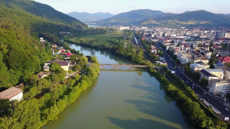 Piatra Neam: Guided tours of the Moldavian Pearl of Romania - The Scenic Heights and Historic Streets of Piatra Neam