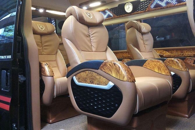 Pick up Da Nang Airport to Hue city by Private 9s Limousine, go by Hai Van Pass - A Detailed Look at the Transfer Experience