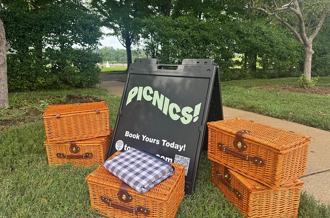 Picnic for 2-3 in Forest Park: 3-4 Restaurants in Every Basket! - Authentic Traveler Perspectives