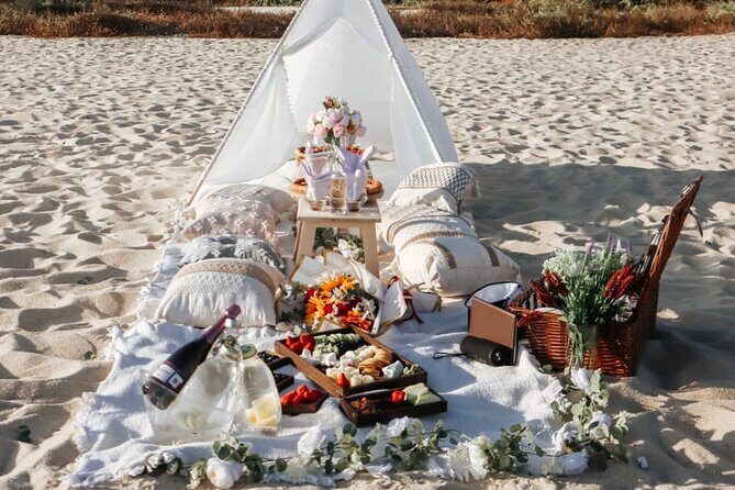 Picnic Tipi with Food and Drink - FAQs