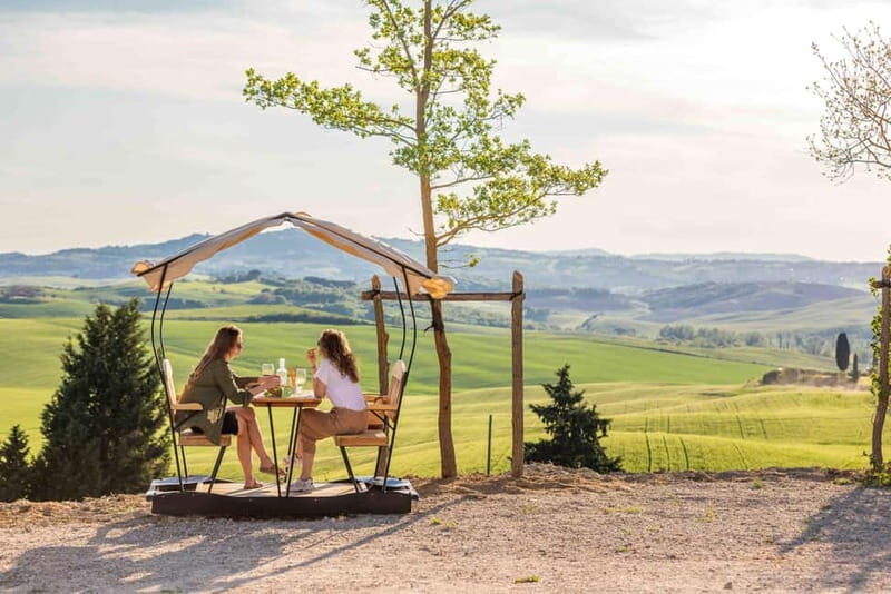 Pienza: guided tasting of Orcia DOC wine and organic EVO oil - The Experience in Detail