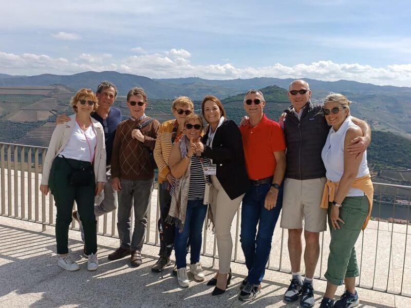 Pinhão: Douro Valley with Wine Tasting, Boat Trip and Lunch - Cruising the Douro River