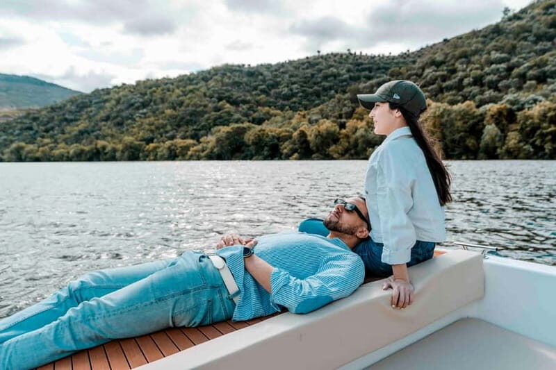 Pinhão: Private Electric Boat Tour 2h| Wine Tasting Included - Key Points