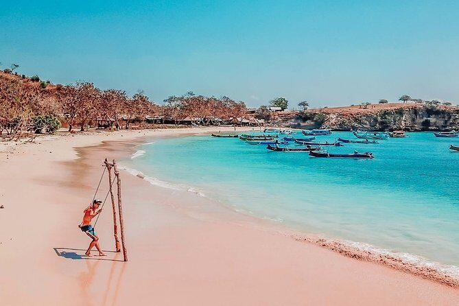 Pink Beach and Southeast Gili Islands Private Tour  Full Day - Key Points