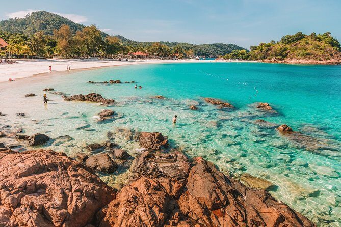 Pink Beach and Southeast Gili Islands Private Tour  Full Day - A Closer Look at the Tour Experience