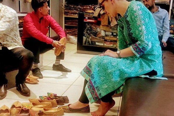 Pink City Local Shopping Tour - Key Points