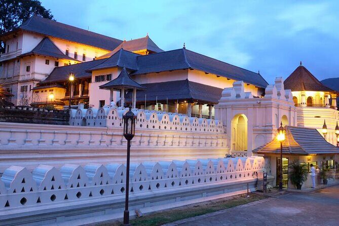 Pinnawala and Kandy Day Tour from Colombo or Negombo - FAQs