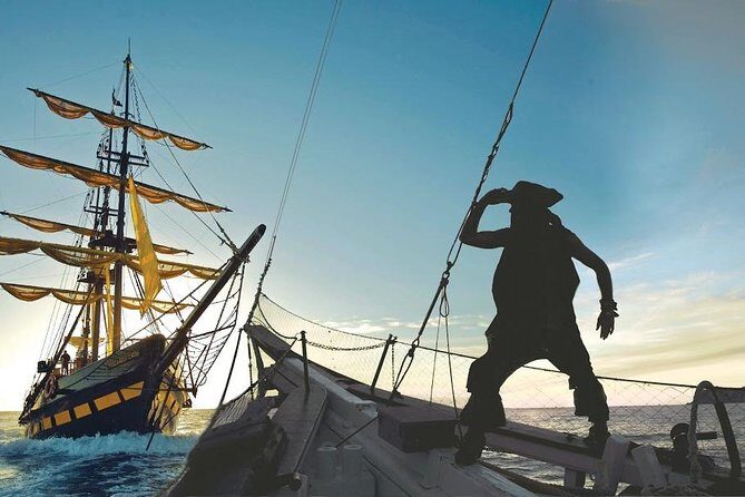Pirate Ship Sunset Dinner and Show in Los Cabos - What Makes This Tour Stand Out?