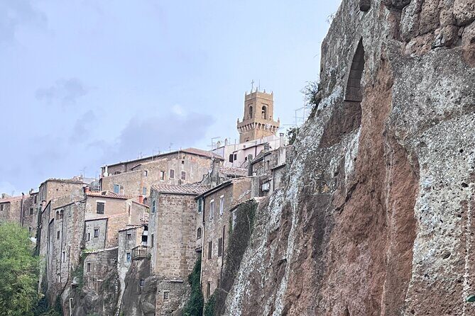Pitigliano in the footstep of the Etruscan: Hike and wine tasting - Discovering the Etruscans’ Footprints in Pitigliano