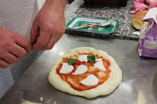 Pizza course in Catania with Show Cooking Cannolo - Key Points