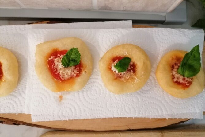 Pizza e Tiramisù class with local mum in Positano - Who Will Love This Experience?