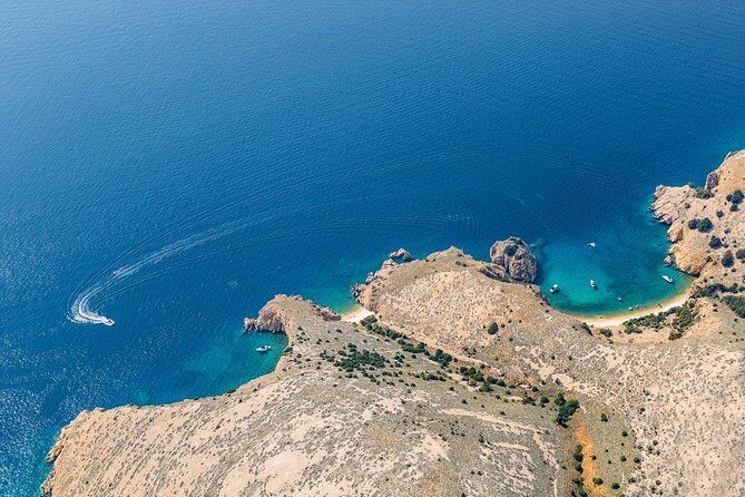Plavnik island & Wild bays full-day boat trip with capt. Bobo - Setting the Scene: The Charm of a Private Croatian Boat Trip