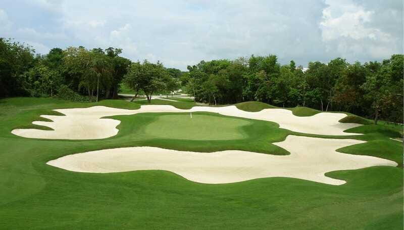 Play Hard Rock Golf Course W/Clubs - Who This Tour Suits Best