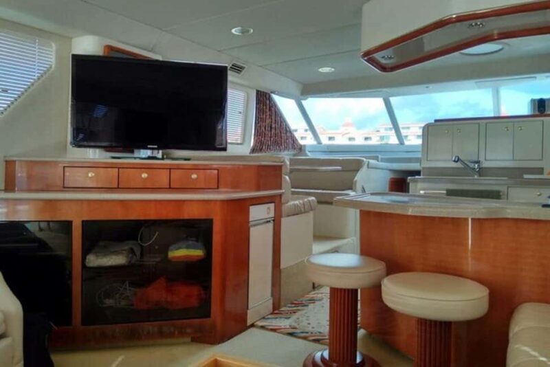 Playa Mujeres: Private Yacht Rental - 4hr SR55H4 #GMBSR55FUN - Who Should Consider This Experience?