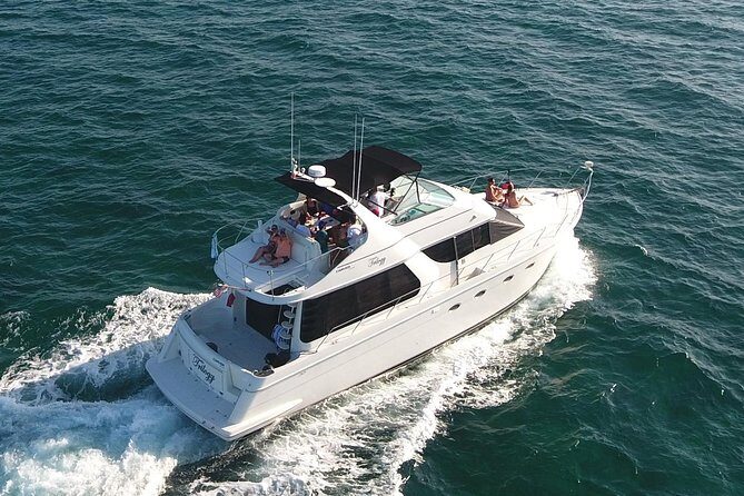 Playa Mujeres rent a Yacht 4hrs with Food and drinks aboard CA55 - Analyzing the Value