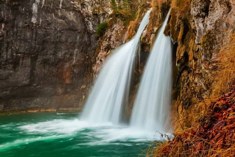Plitvice Lakes: Guided Walking Tour with Train and Boat Ride - Exploring the Beauty of Plitvice Lakes: Guided Walking Tour with Train and Boat Ride