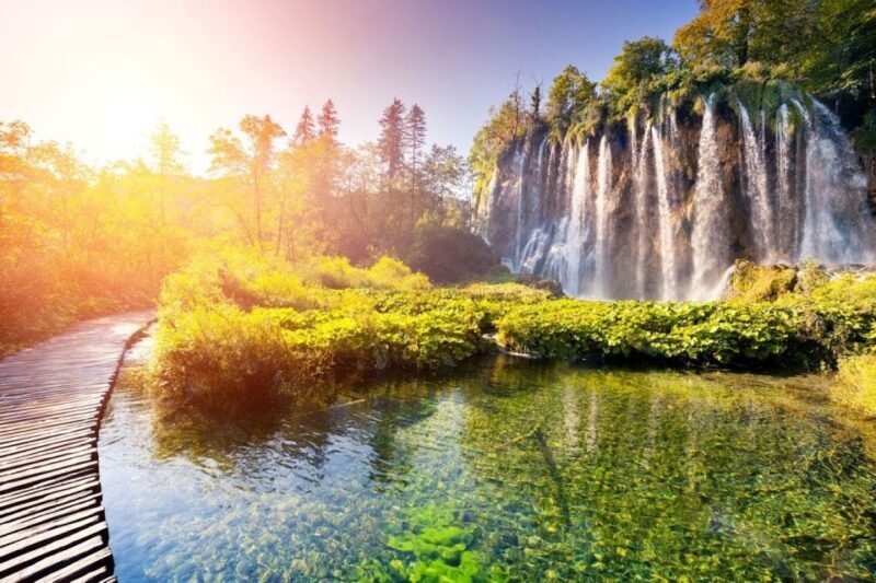 Plitvice Lakes Private Day Trip from Zagreb with a Guide - Key Points