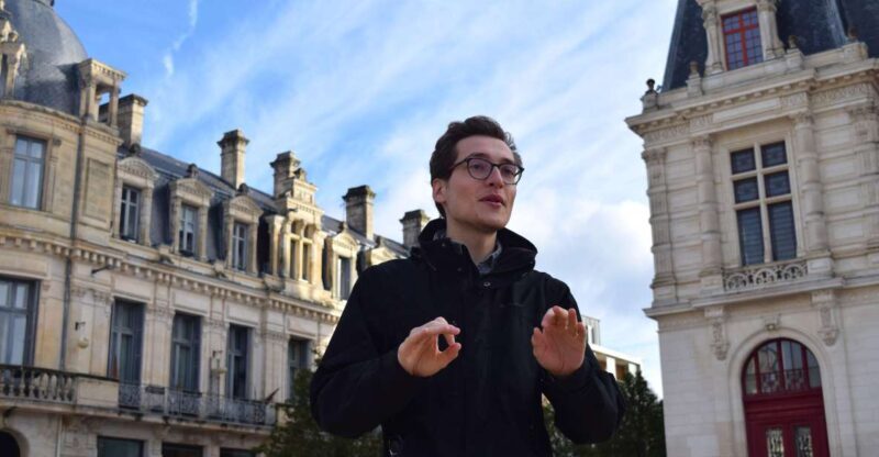 Poitiers: Discover all the City's Heritage in a Walking Tour - Key Points