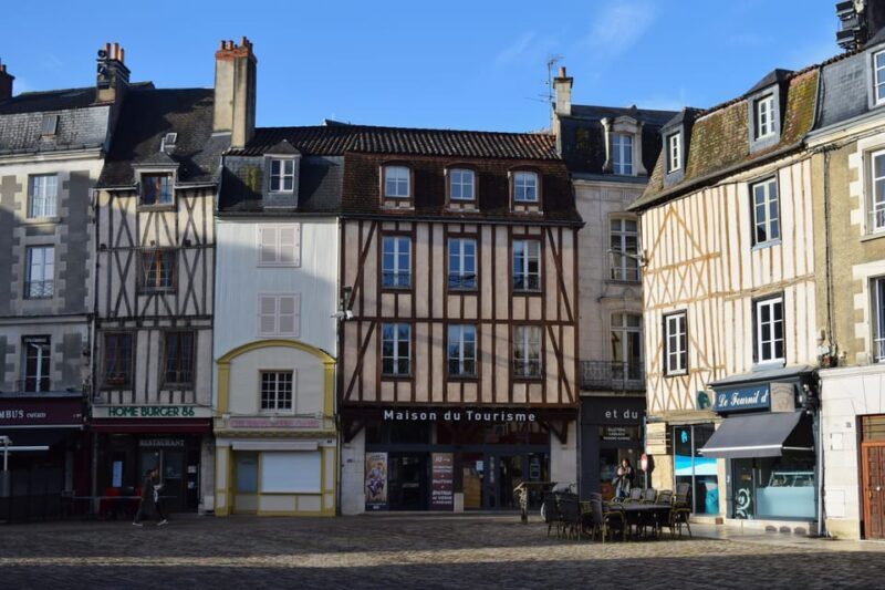 Poitiers: Eleanor of Aquitaine Walking Tour - In-Depth Breakdown of the Itinerary