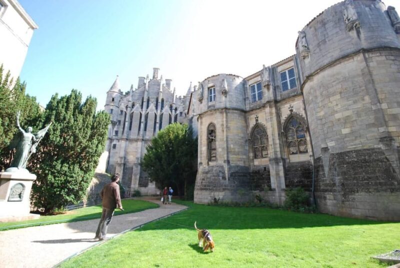 Poitiers: Eleanor of Aquitaine Walking Tour - Who Should Consider This Tour