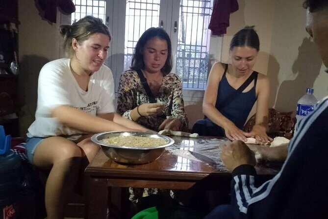 Pokhara: 1 Day Momo making cooking class - Duration and Group Size