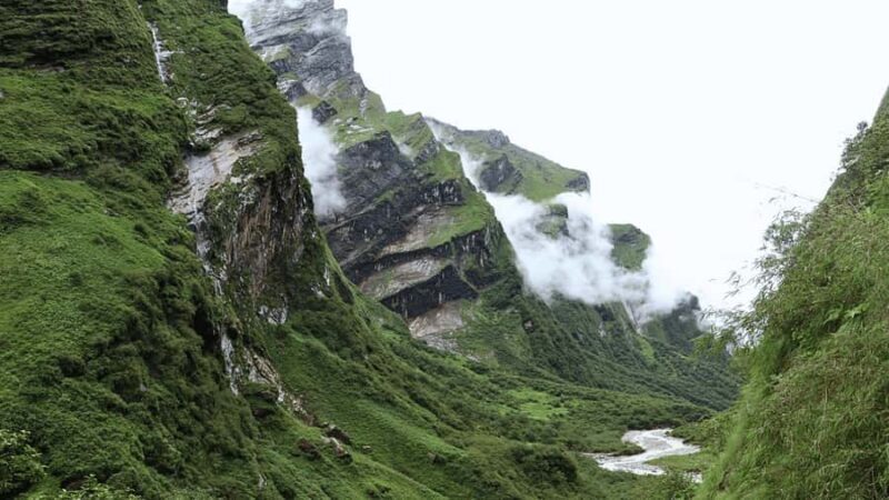 Pokhara: 5-Day Annapurna Base Camp Trek - Accommodation and Guides