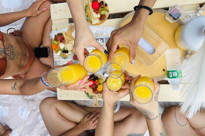 Pole Dance class and Picnic by the sea in San Juan - Who Should Consider This Tour?