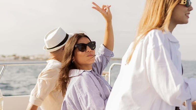 Polignano a Mare by Boat: Sea Caves & Apulian Aperitif - Swimming and Relaxation
